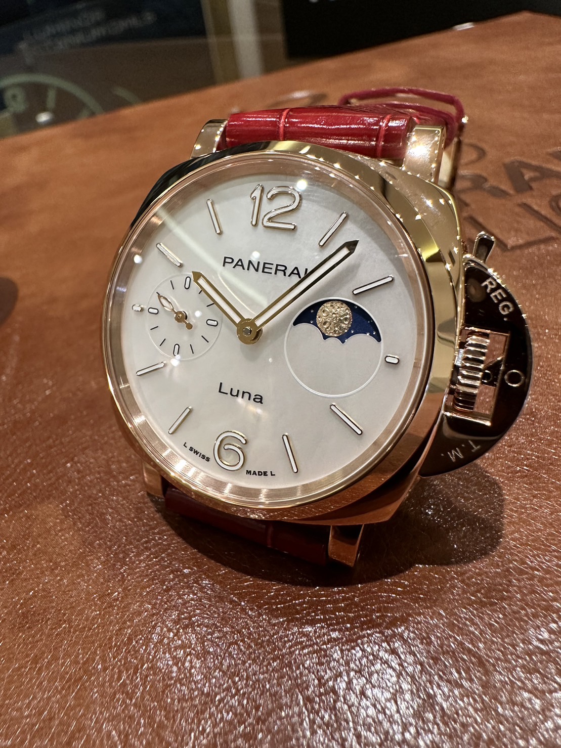 【パネライ】 PAM01181 ルミノール ドゥエ ルナ ゴールドテック™ ‐ 38㎜ 【店頭入荷/在庫情報】｜【TANAKA】ショップブログ